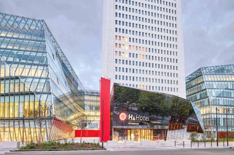 ESHRE 2025 - H4 Hotel Wyndham, Paris Pleyel Resort