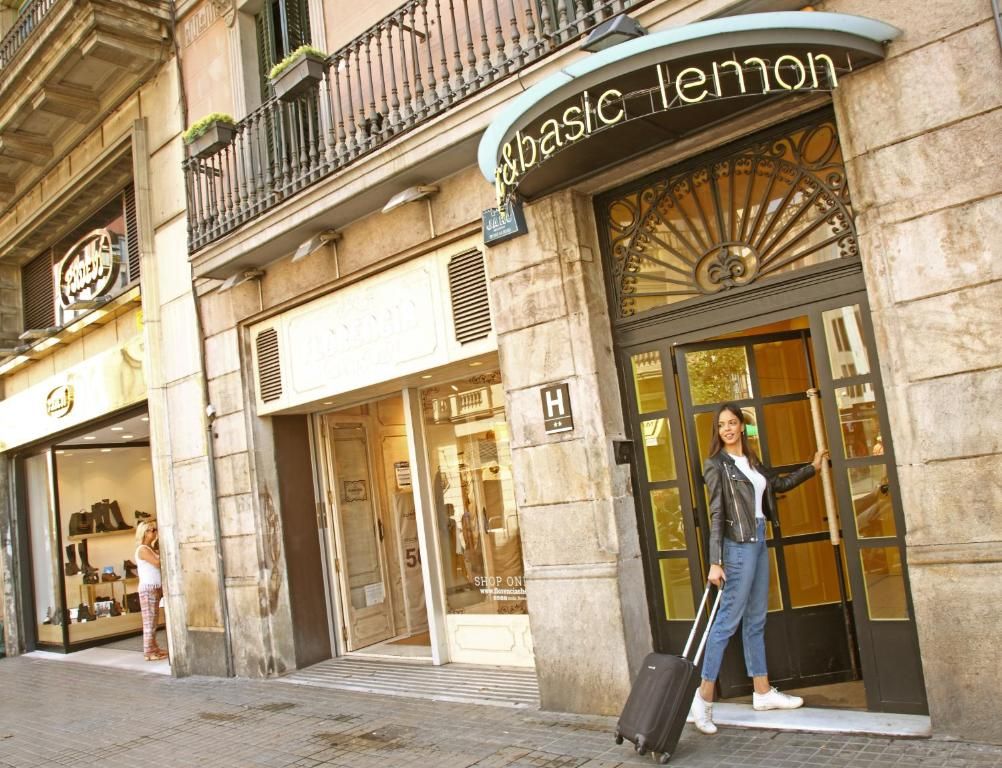 MWC Barcelona 2024 - Chic & Basic Lemon Boutique Hotel